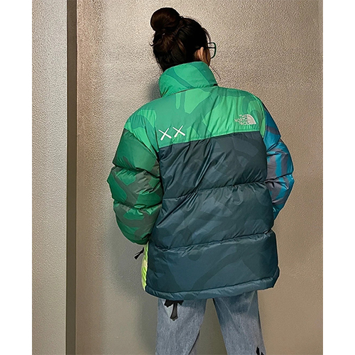 セカンドブランド / 【ノースフェイス】×【KAWS】秋冬 ダウン セカンドブランド / 【ノースフェイス】×【KAWS】秋冬 ダウン